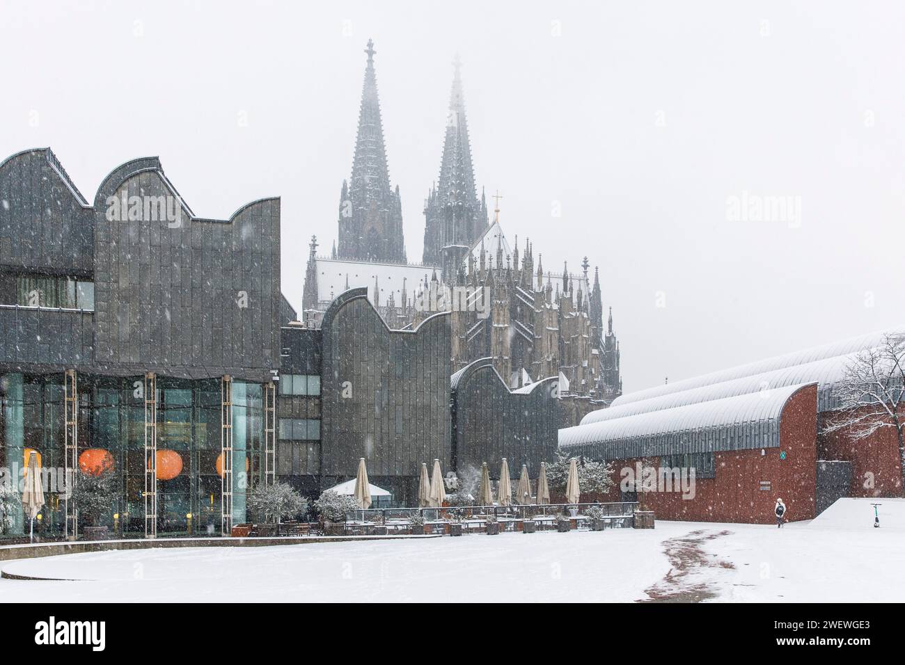 Museum Ludwig and the cathedral, snow, winter, Cologne, Germany. Dom ...