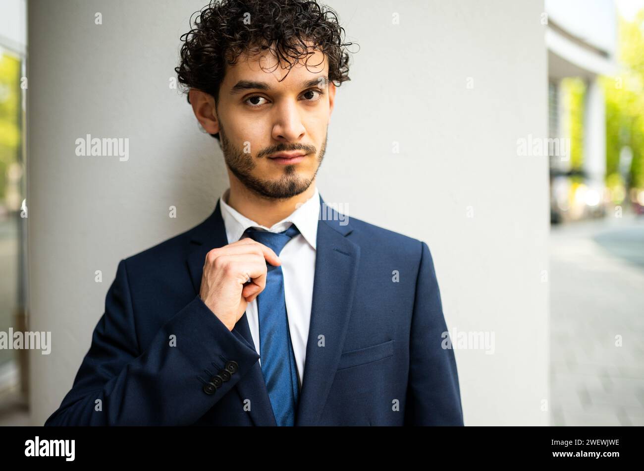 Outdoor corporate setting hi-res stock photography and images - Alamy