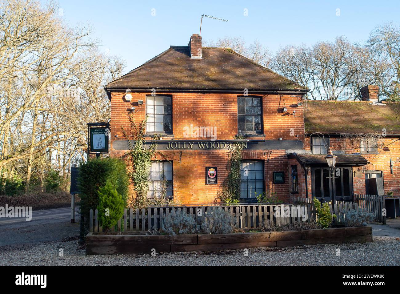 Littleworth Common, UK. 26th January, 2024. The Jolly Woodman pub in ...