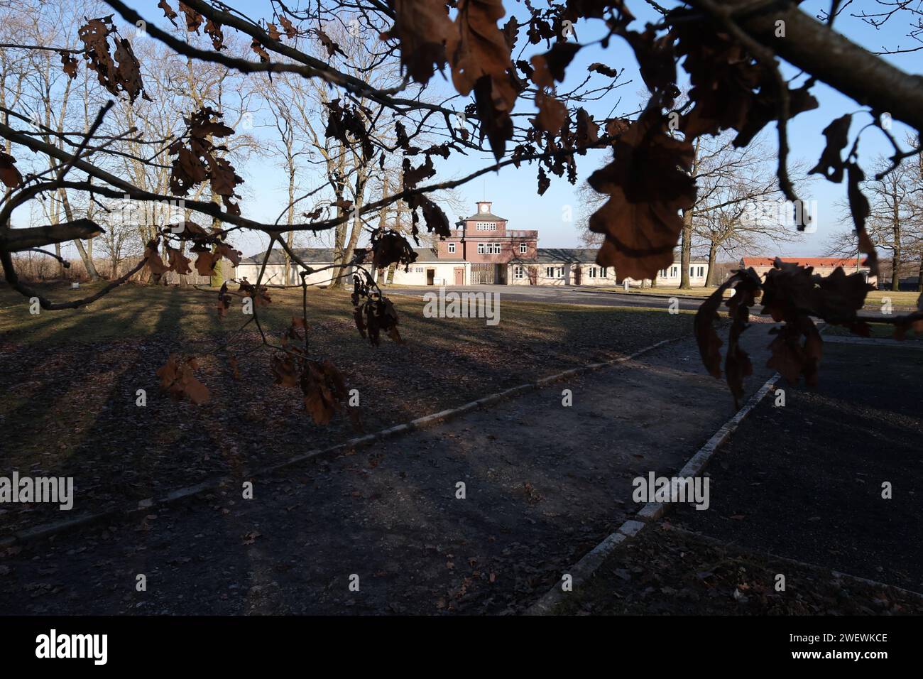 Entrance gate buchenwald concentration camp hi-res stock photography ...