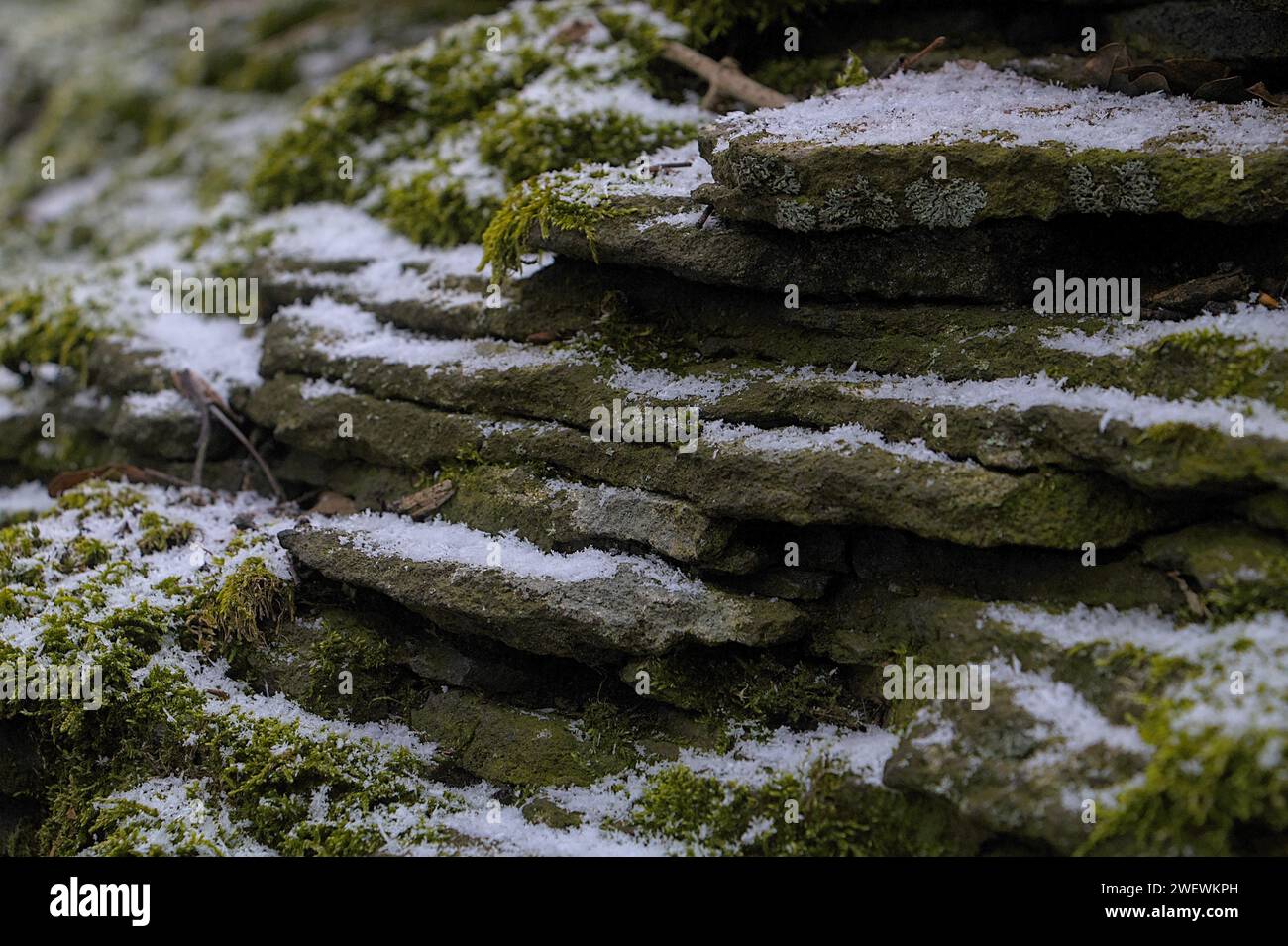 Layers of rocks hi-res stock photography and images - Alamy