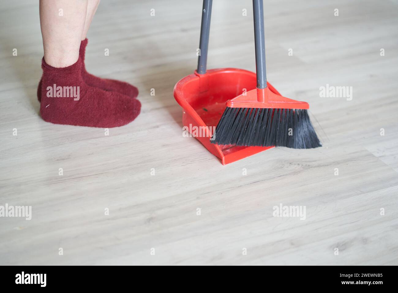 Using dustpan hi-res stock photography and images - Alamy