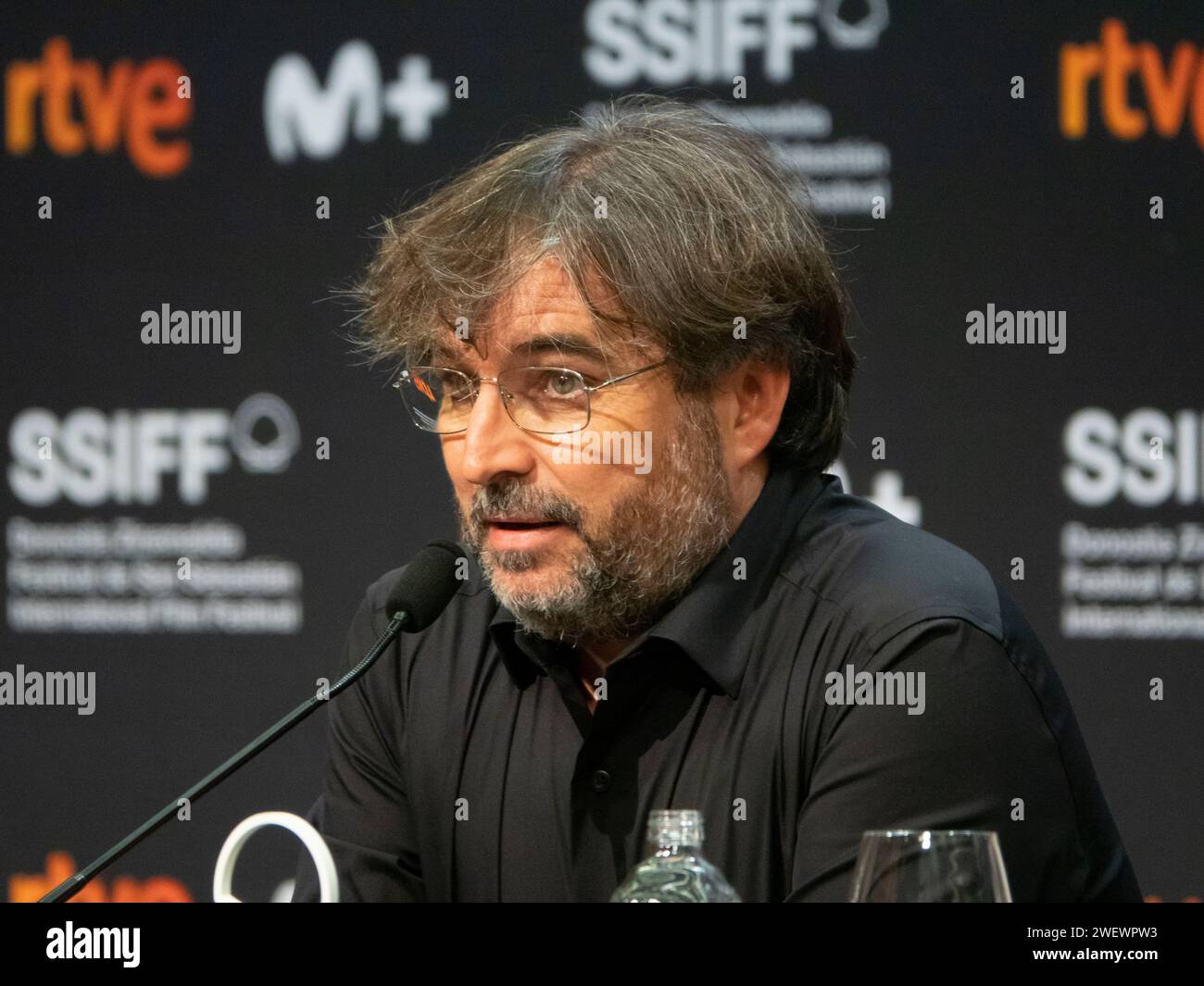 La sociedad de la nieve la sociedad de la nieve hi-res stock ...