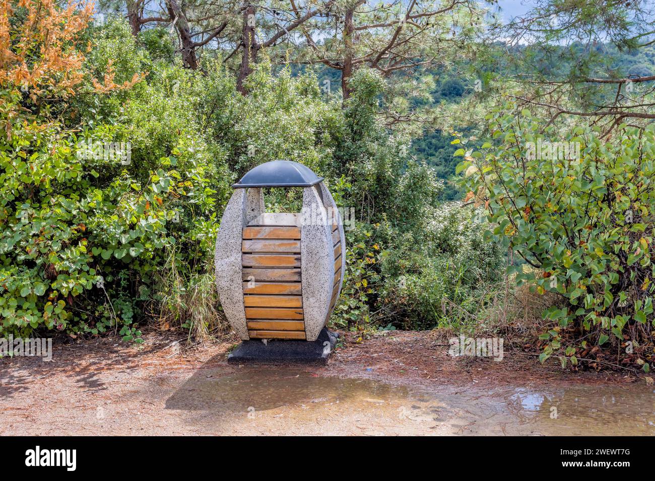 Waste bin on nature trail hi-res stock photography and images - Alamy