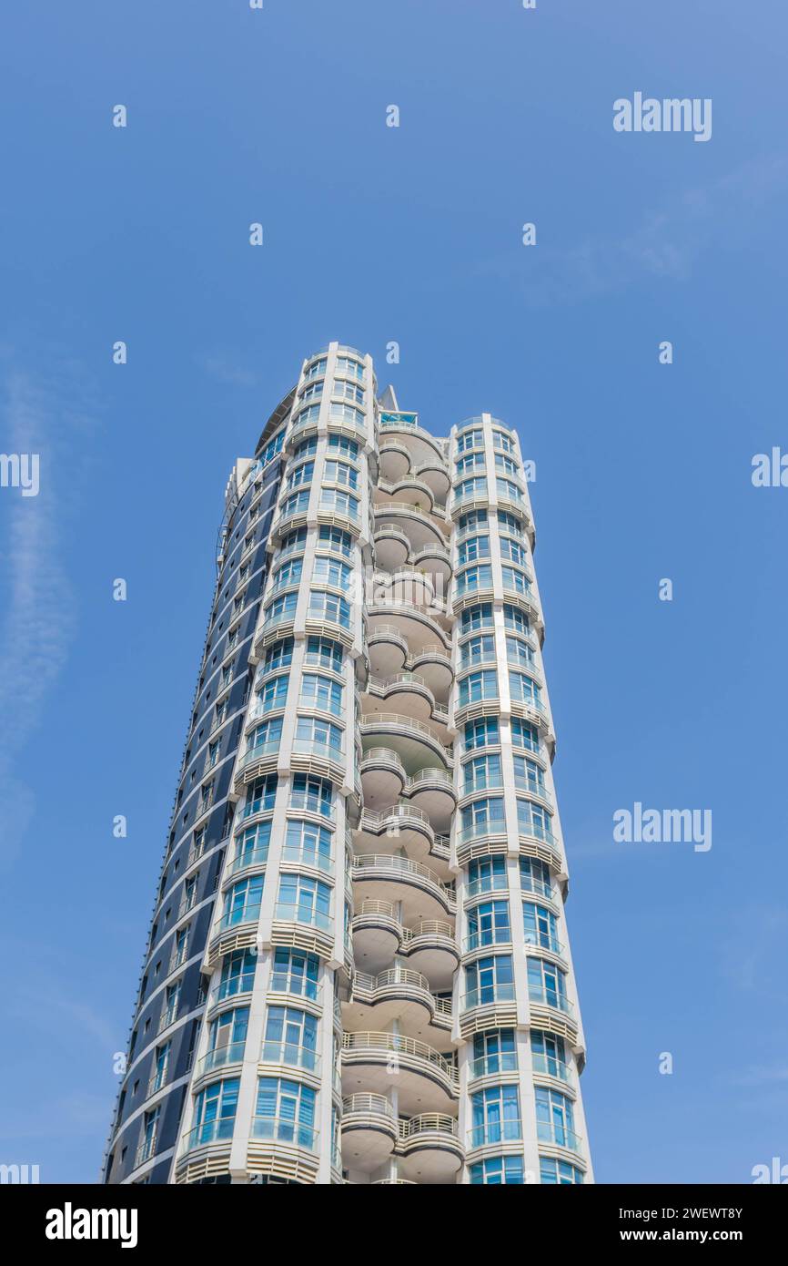 Low rise apartment block hi-res stock photography and images - Alamy