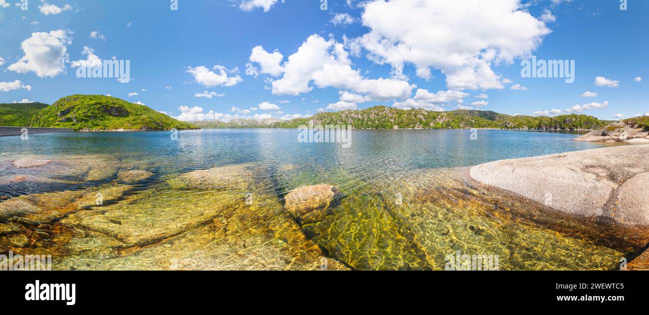 Lake Kvennevatnet, landscape format, inland water, shore, mountain ...