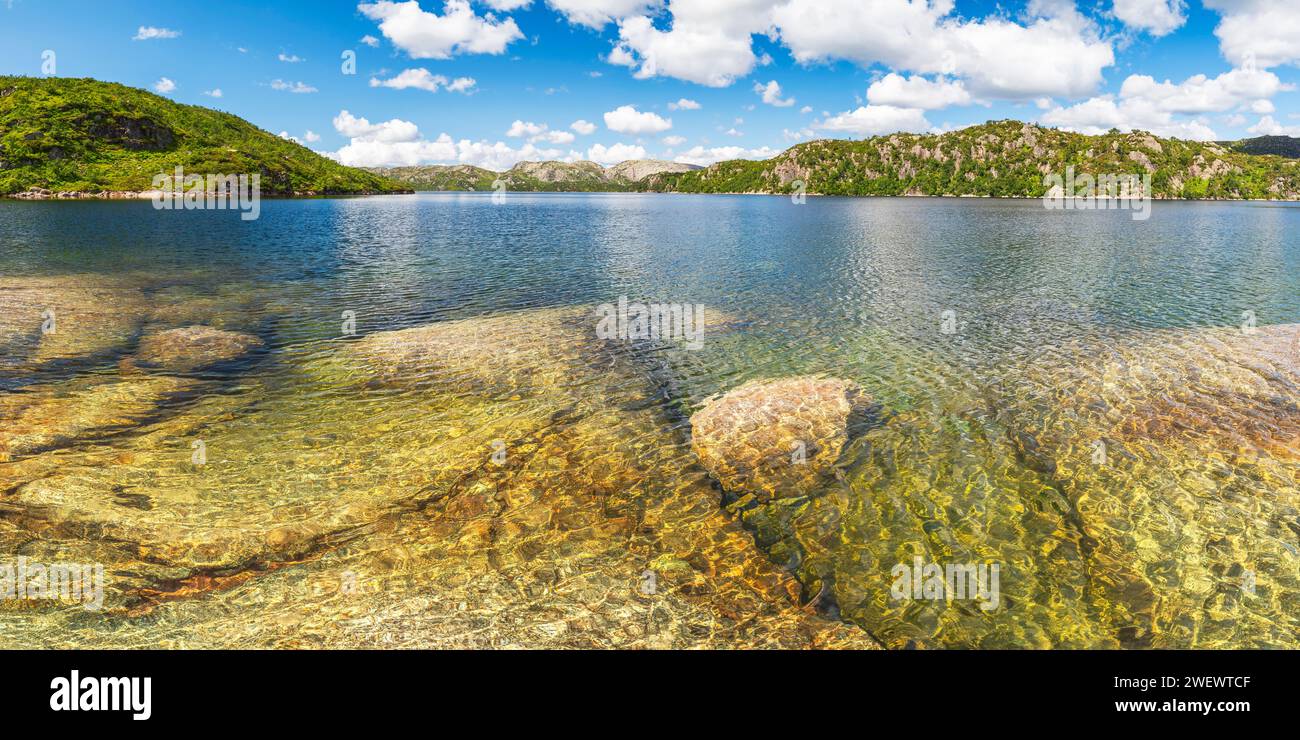Lake Kvennevatnet, landscape format, inland water, shore, mountain ...