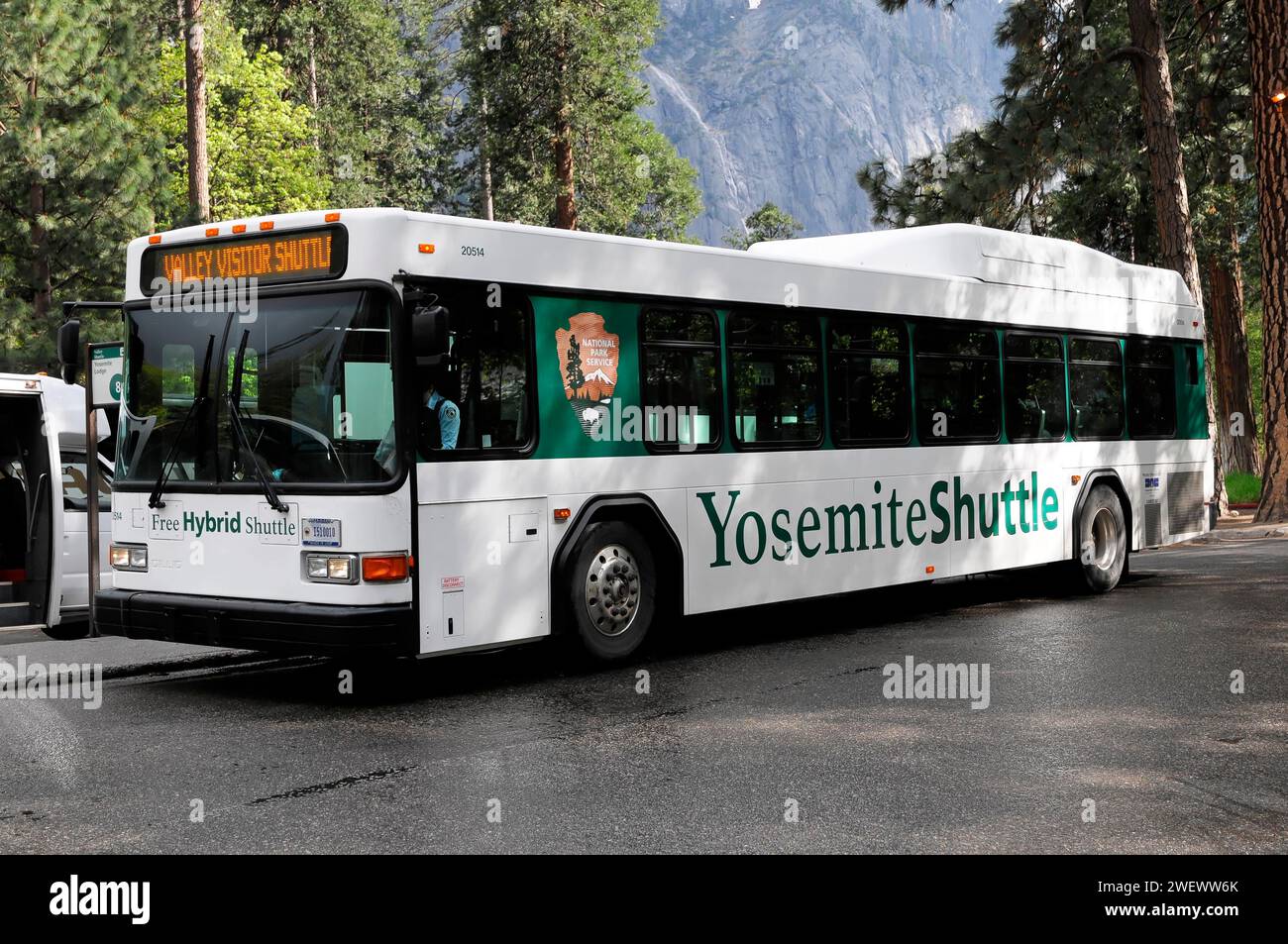 Shuttle bus in Yosemite National Park, California, USA Stock Photo - Alamy