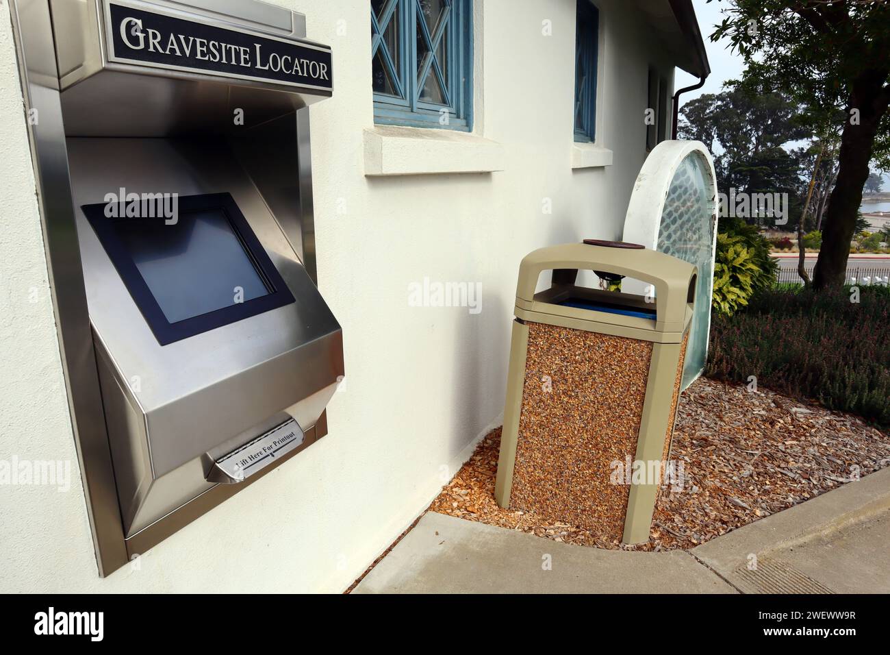 Grave locator hi-res stock photography and images - Alamy
