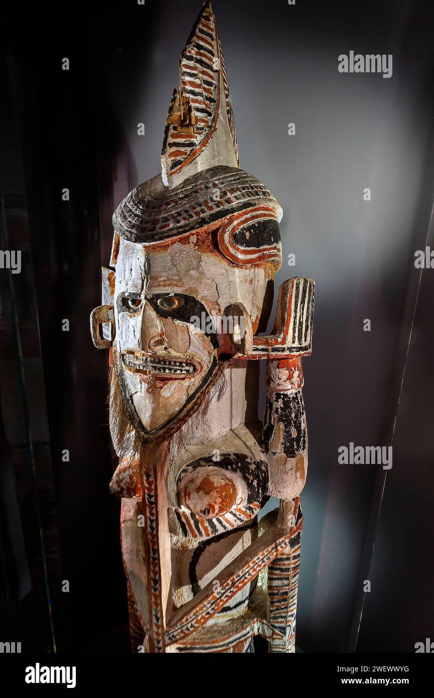 Figure of a god, South Sea collection, Oberguenzburg, Allgaeu, Bavaria ...