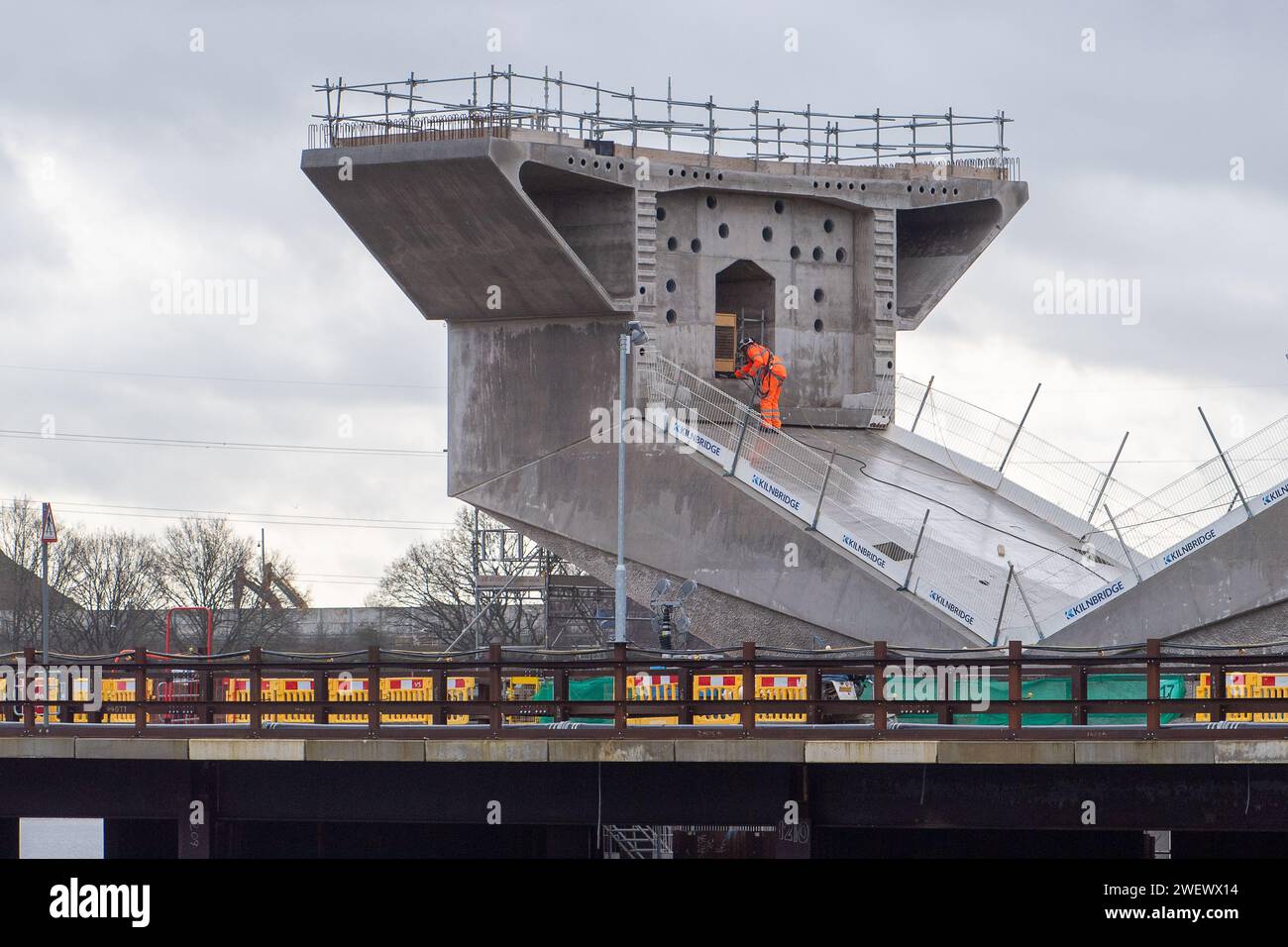 Harefield, UK. 25th January, 2024. HS2 construction work is continuing in Harefield, in the ...