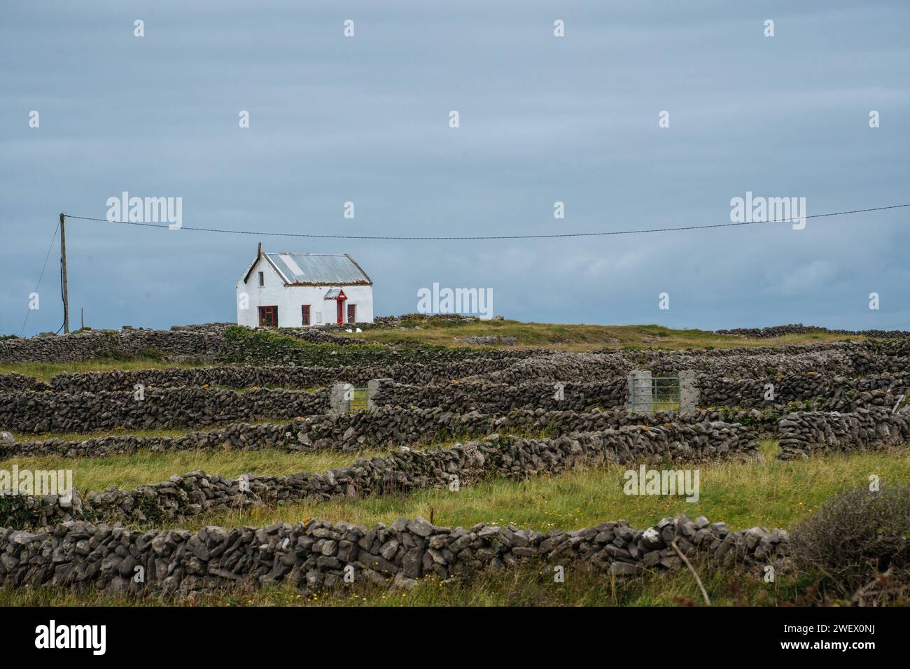 Stone walls on inishmore aran hi-res stock photography and images - Alamy