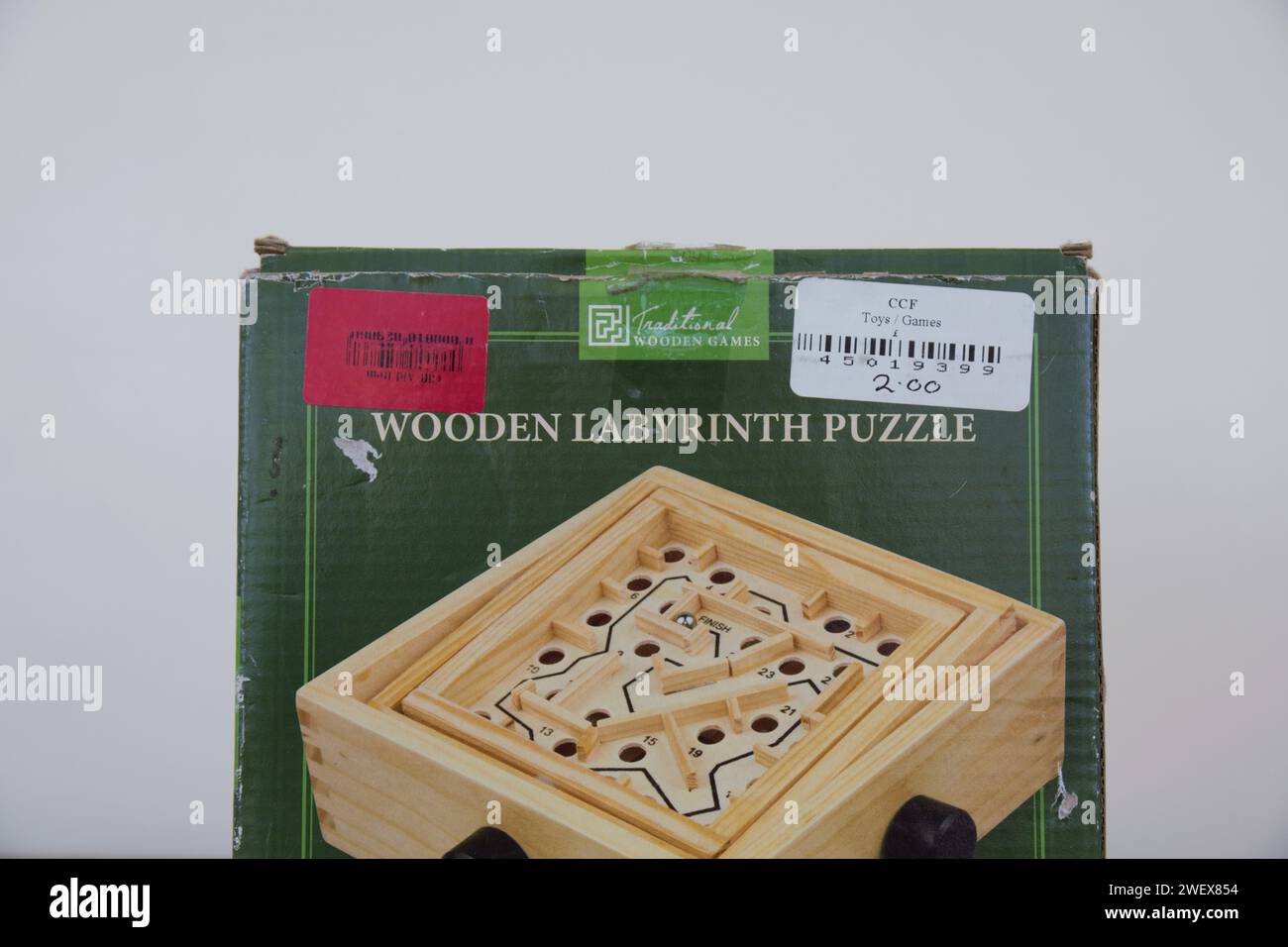 Ball maze puzzles hi-res stock photography and images - Alamy