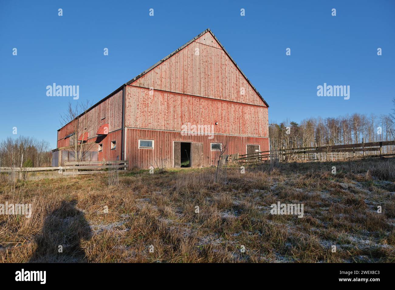 Typical swedish residential house painted hi-res stock photography and ...