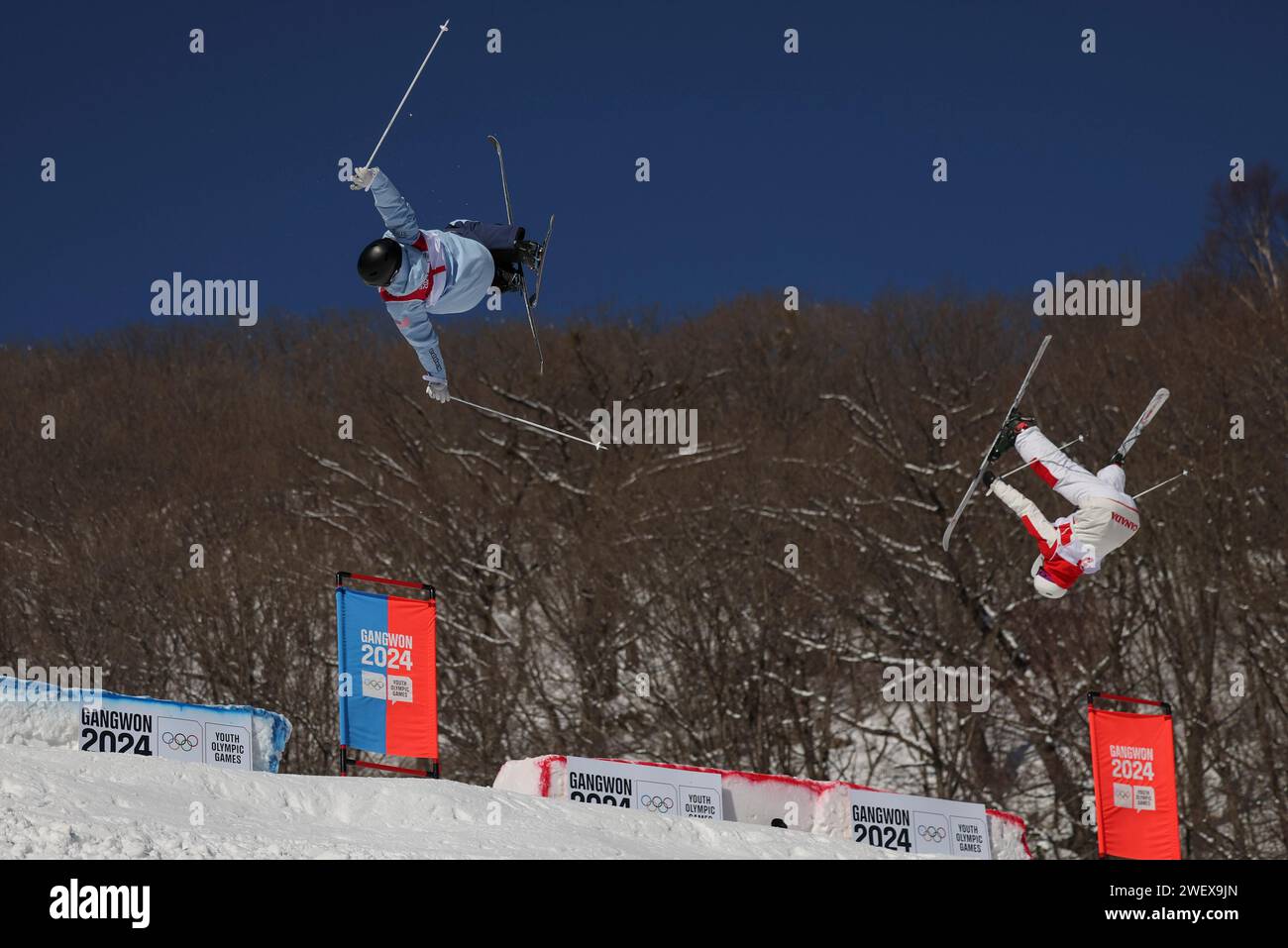 Jeongseon, South Korea. 27th Jan, 2024. Elizabeth Lemley (L) of the ...