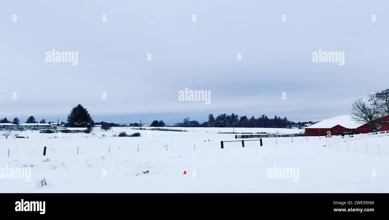 Frozen atmosphere hi-res stock photography and images - Alamy