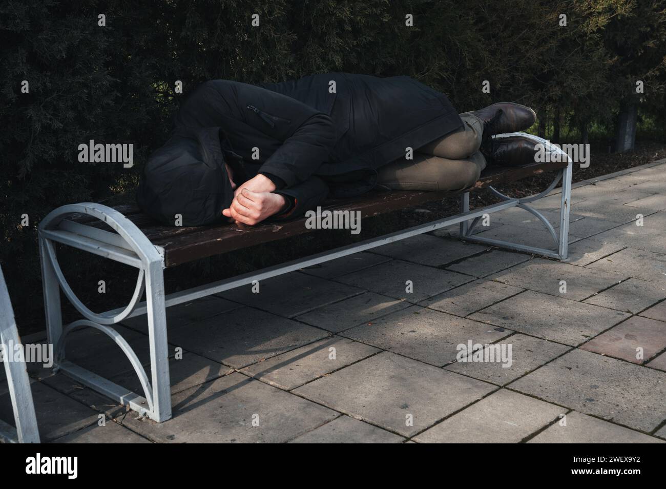 Homeless man bench homeless man drunk man hi-res stock photography and ...