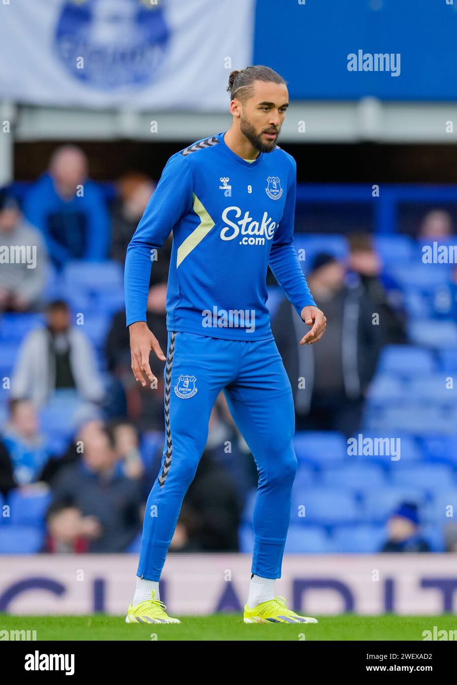 Dominic Calvert-Lewin of Everton warms up ahead of the match, during ...