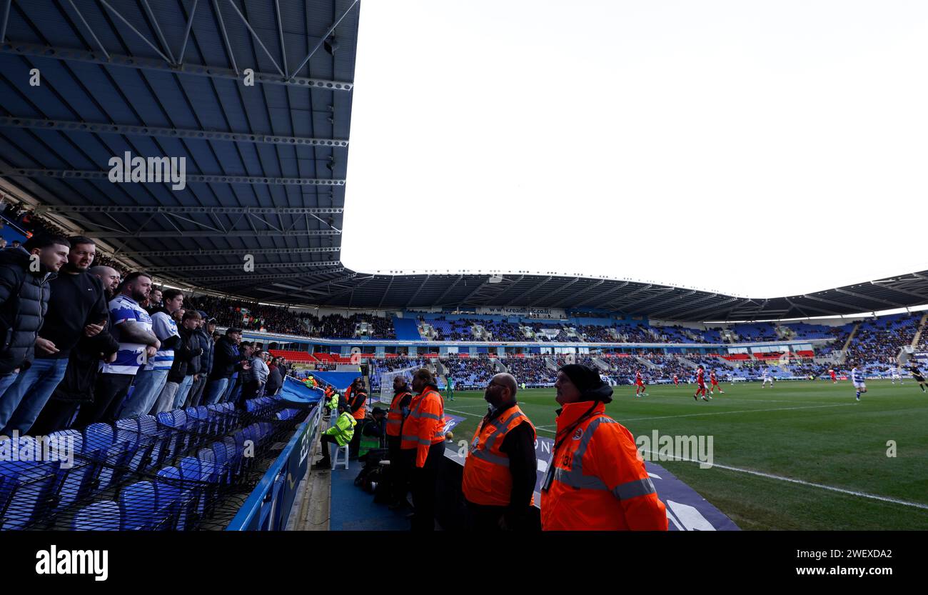 Leyton orient v reading hi-res stock photography and images - Alamy