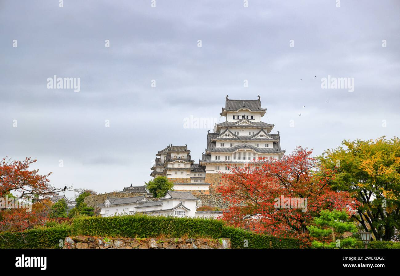 Himeji castle with autumn blue sky white cloud, frame one of japan's ...
