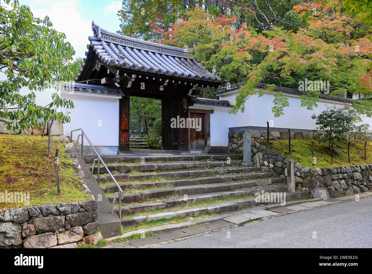 Entrance of traditional house in Japan, Wooden door and wall of ...