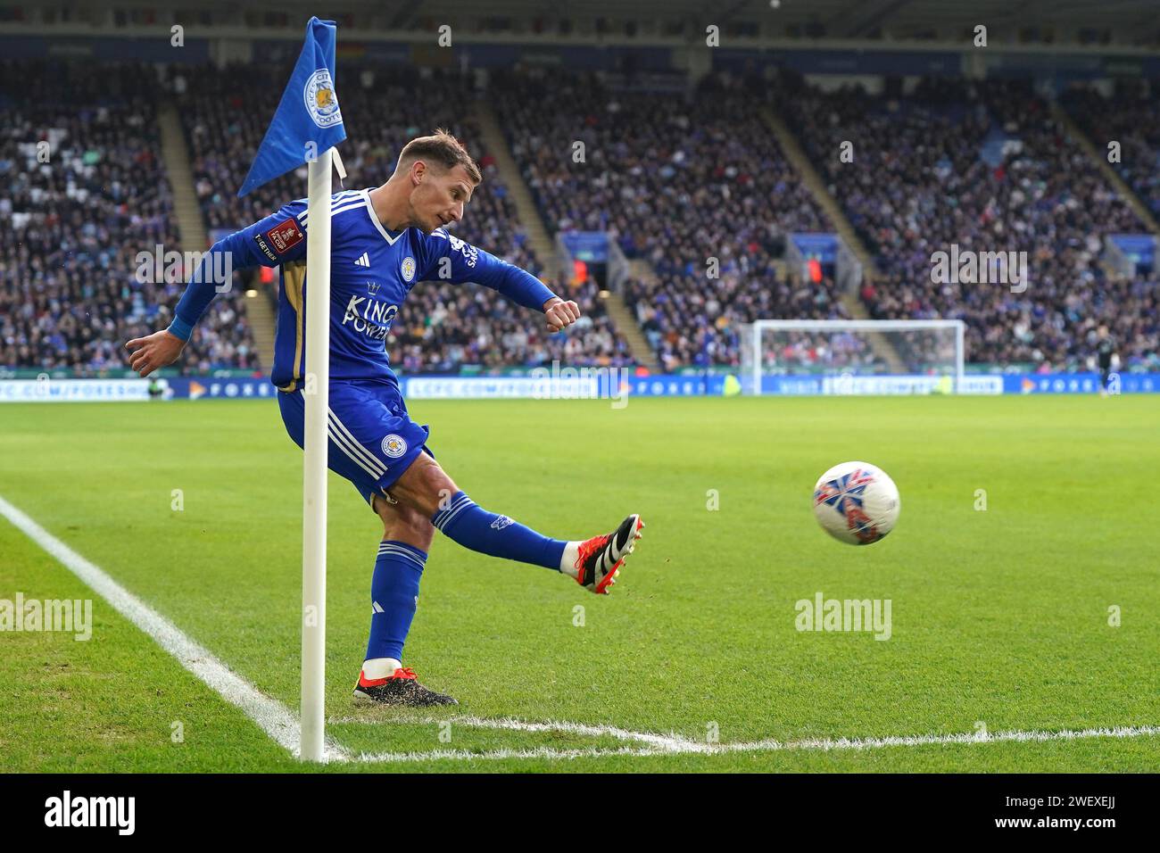 Leicester City's Marc Albrighton takes a corner during the Emirates FA ...