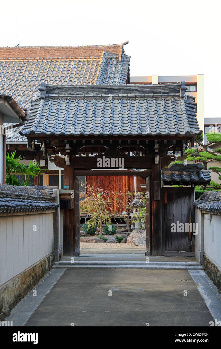 Timber side gate hi-res stock photography and images - Alamy