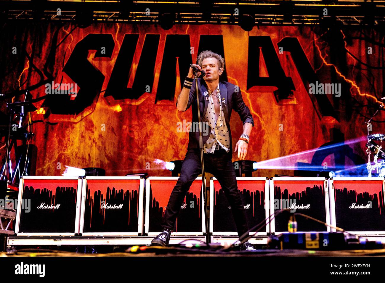 Sum 41 set hi-res stock photography and images - Alamy