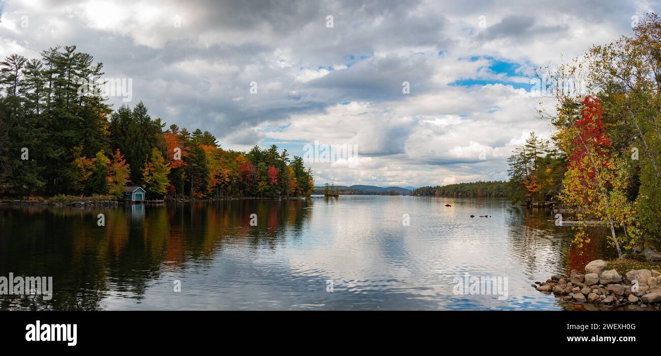 New lake wall hi-res stock photography and images - Alamy
