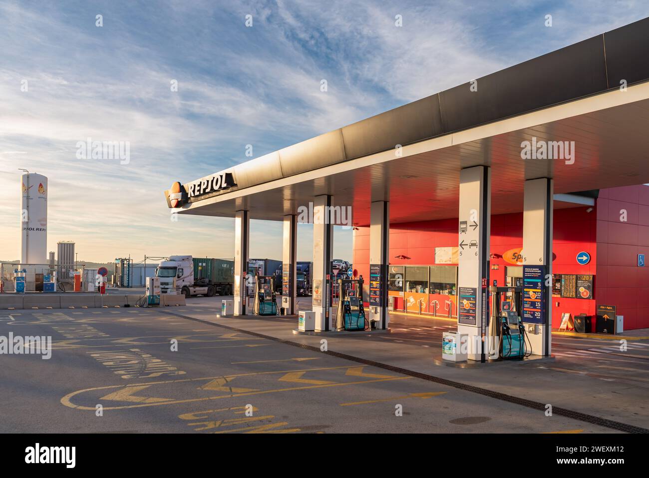 Repsol gas hi-res stock photography and images - Alamy