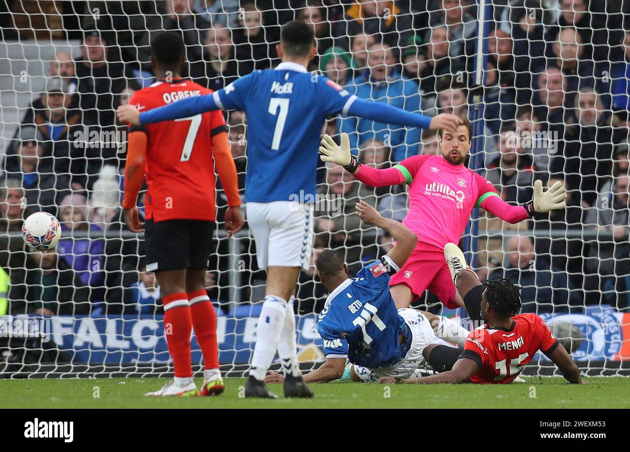 Goodison Park, Liverpool, UK. 27th Jan, 2024. FA Cup Fourth Round ...