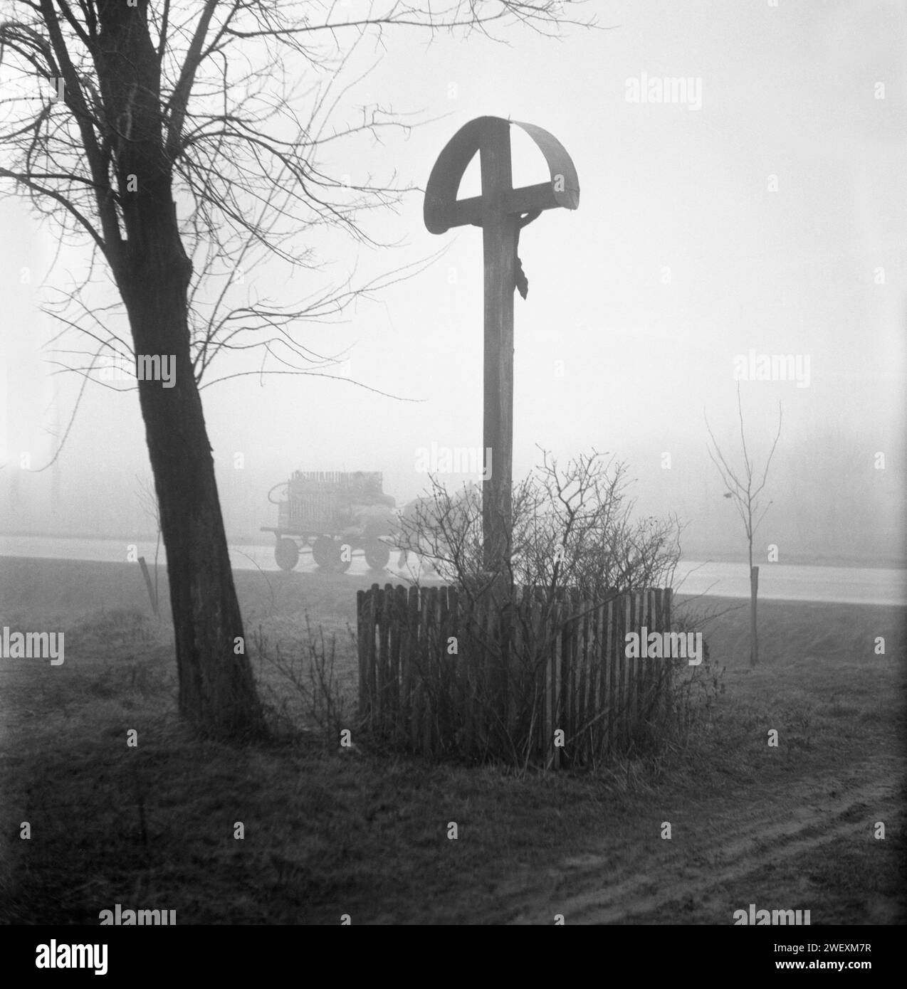 Cross by the road Black and White Stock Photos & Images - Alamy