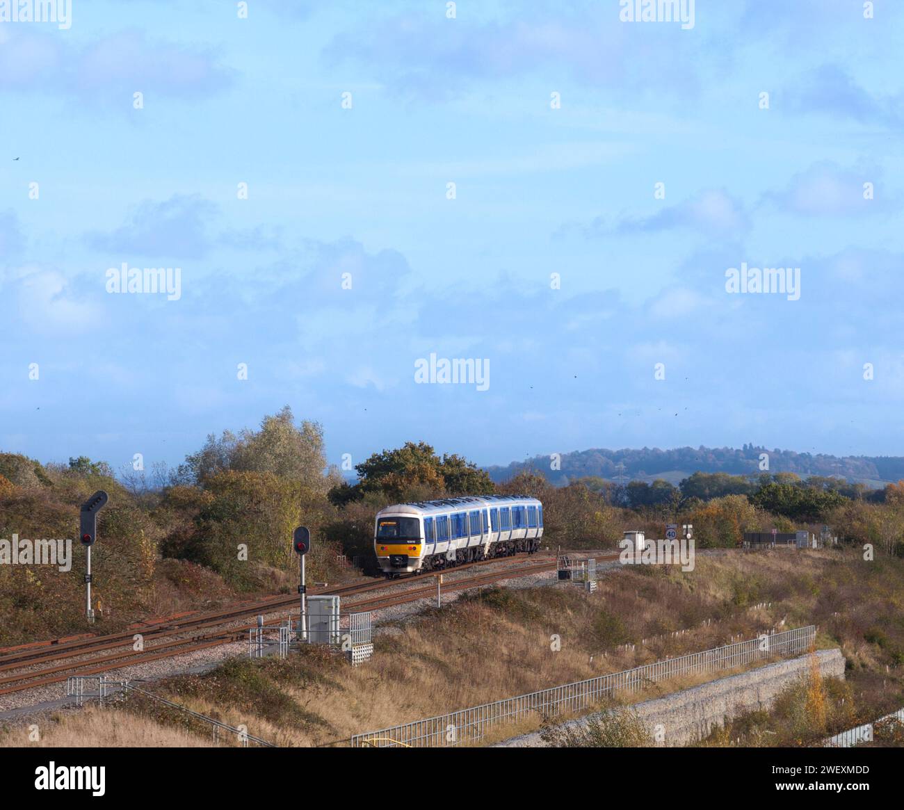 Chiltern Railways class 165 Turbo trains 165012 + 165019 passing ...