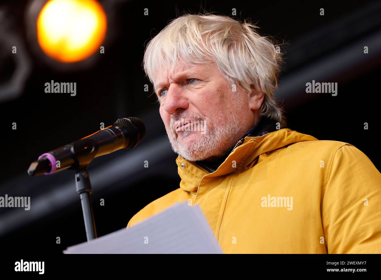 Kabarettist Jürgen Becker bei einer Demonstration des Bündnisses Köln ...