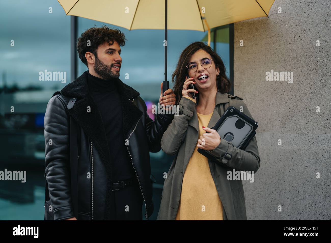 Umbrella engages hi-res stock photography and images - Alamy