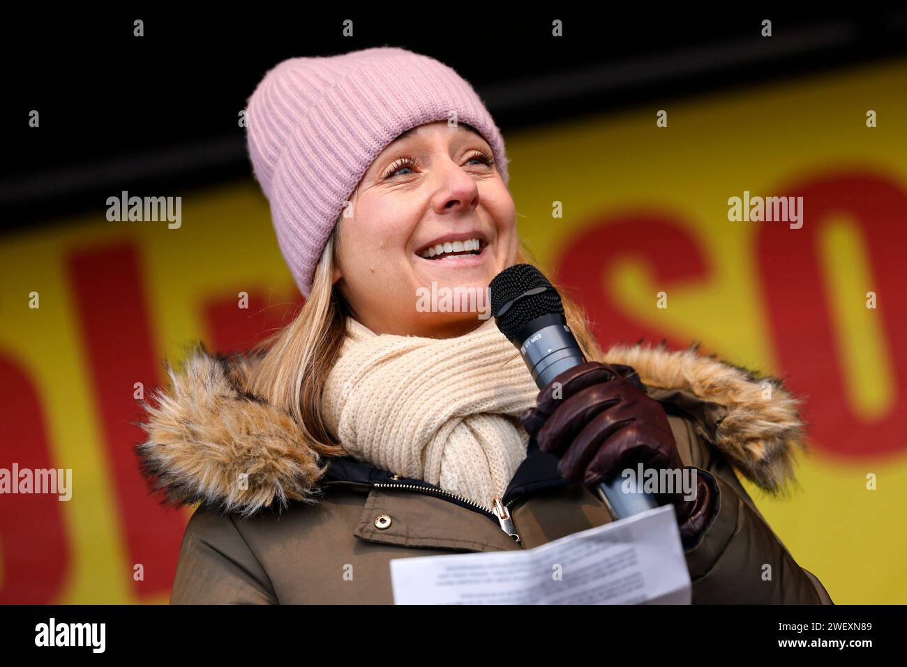 Journalistin Anette Dowideit vom Medienhaus Correctiv bei einer ...