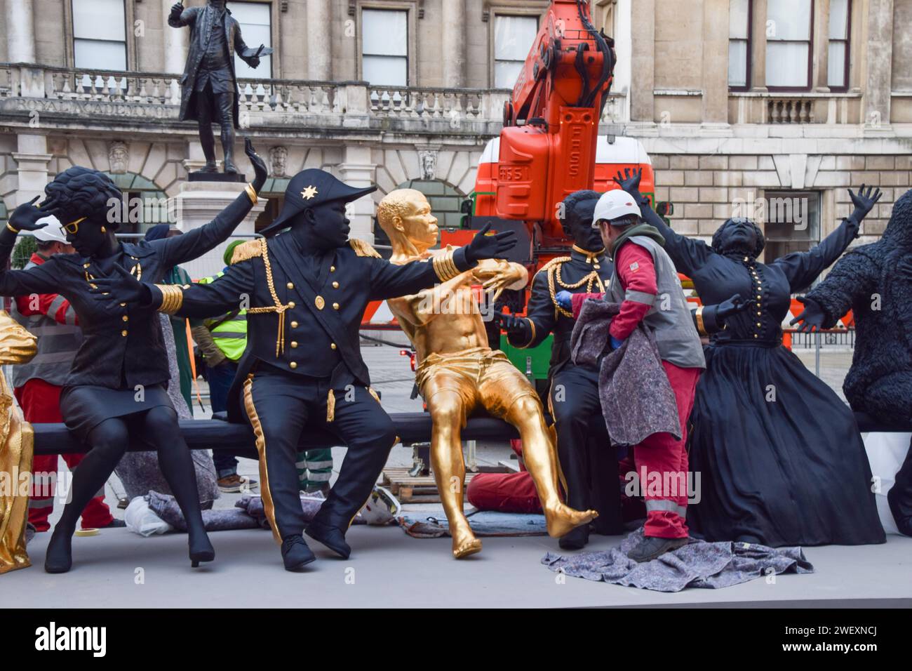 Installing artwork hi-res stock photography and images - Alamy