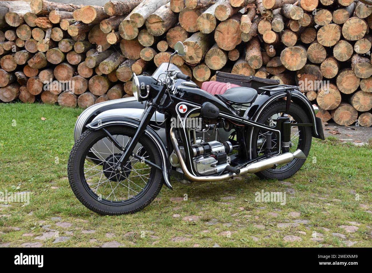 Motorrad beiwagen hi-res stock photography and images - Alamy