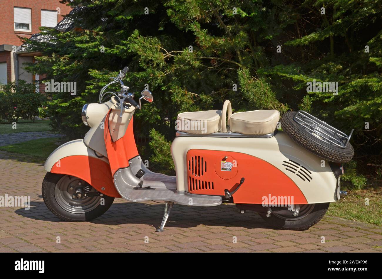 Scooter sr 59 berlin with iwl hi-res stock photography and images - Alamy