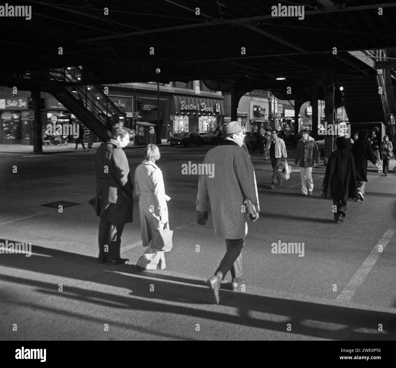 Chicago street scene 1970s hi-res stock photography and images - Alamy