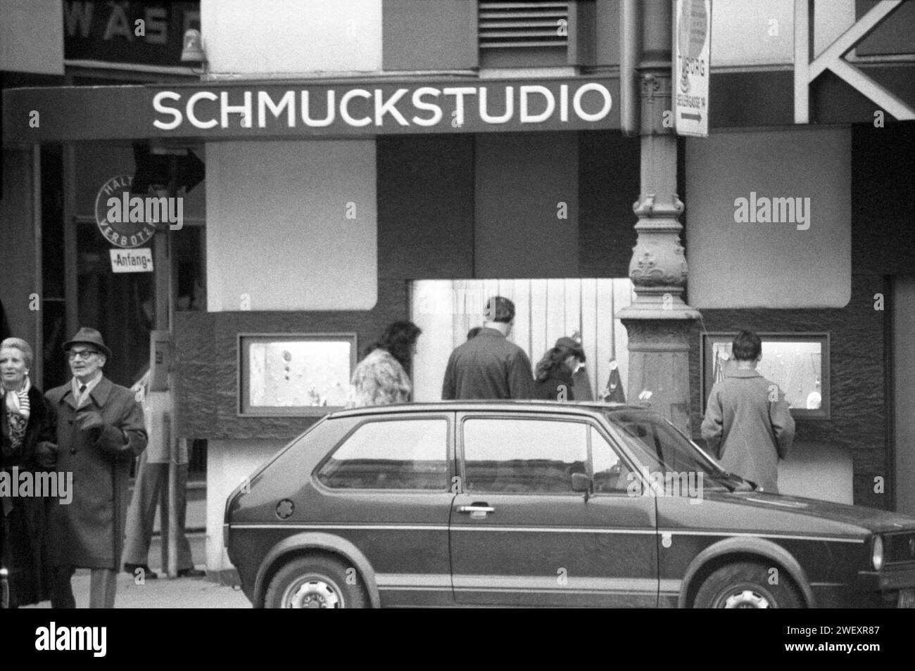 Austria vienna street scene Black and White Stock Photos & Images - Alamy