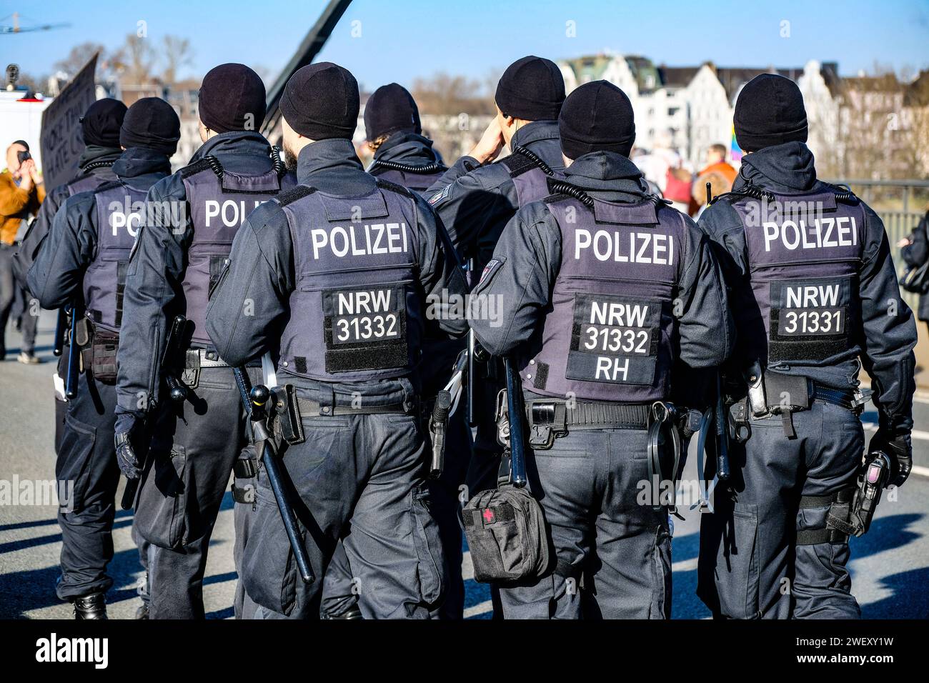 Polizeikleidung hi-res stock photography and images - Alamy
