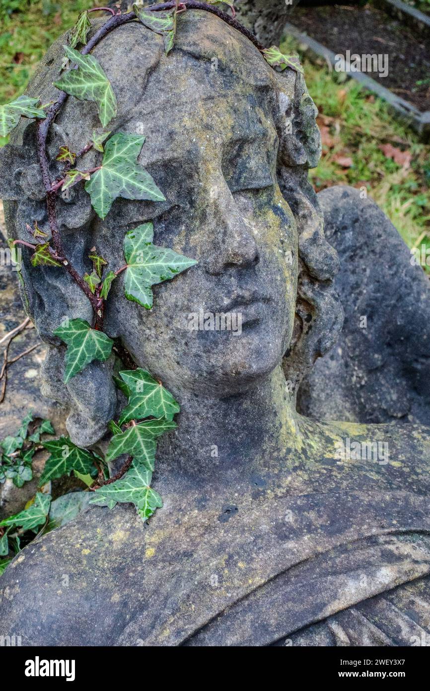 Sculpture covered with ivy hi-res stock photography and images - Alamy