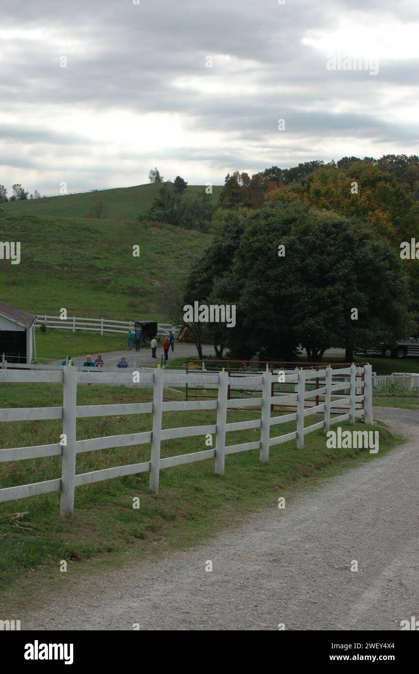 Amish Country Byway - White Fence and Hilly Farmland Stock Photo - Alamy