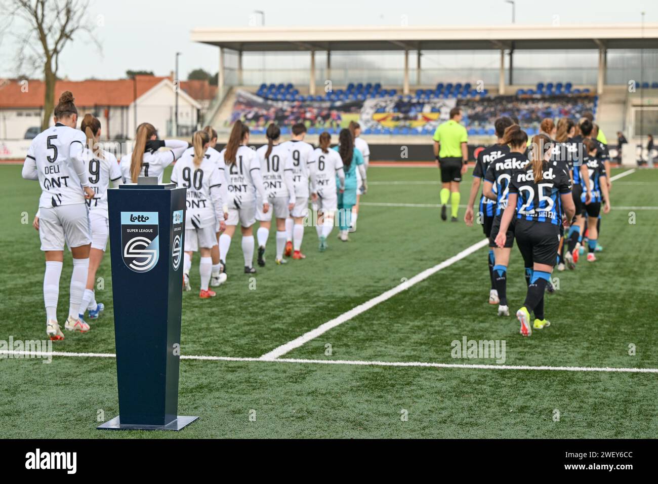Knokke, Belgium. 27th Jan, 2024. illustration picture showing both teams entering the pitch ...