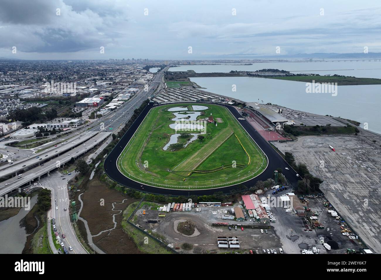 Golden gate fields horse racing track hi-res stock photography and ...