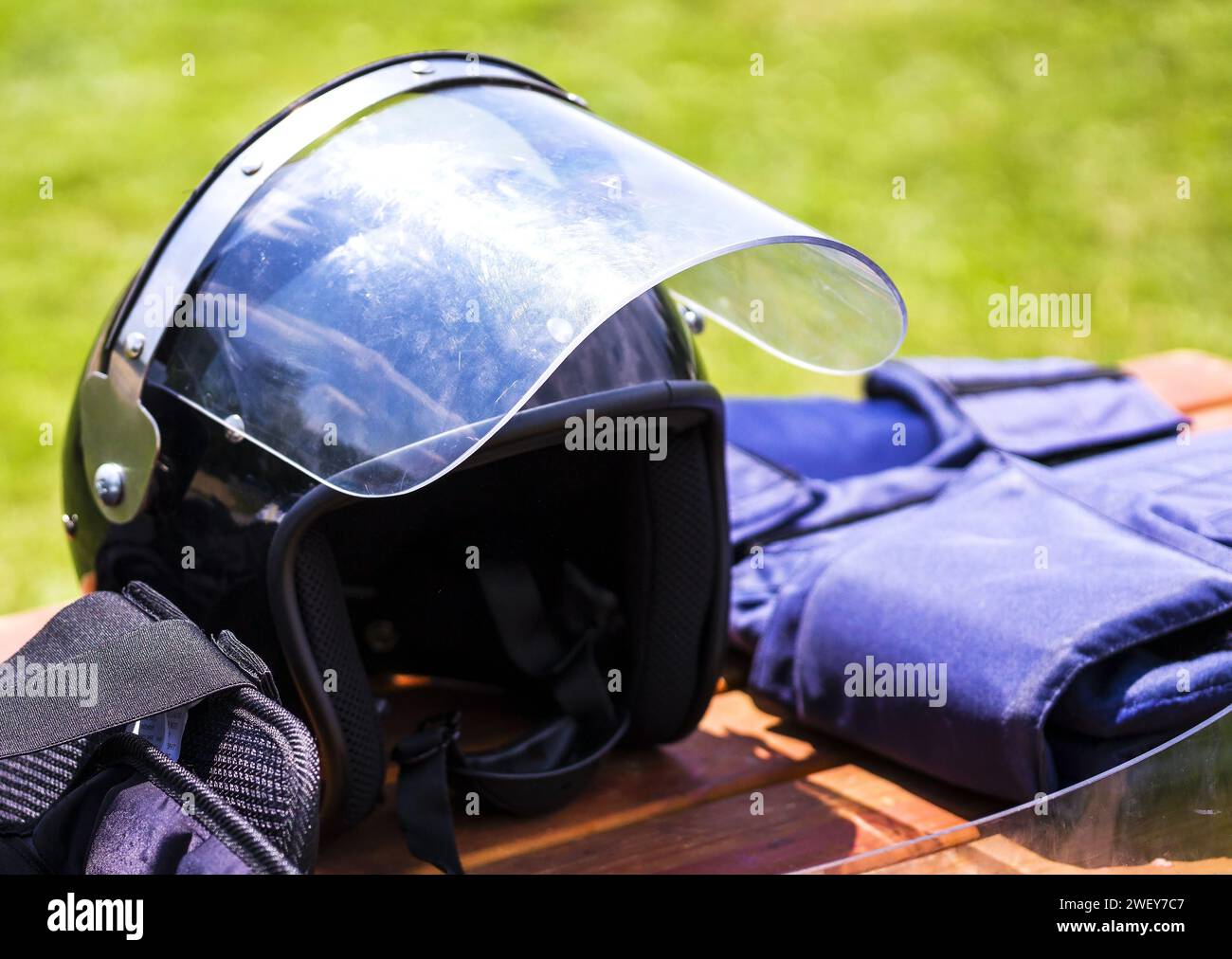 Bulletproof shield hi-res stock photography and images - Alamy