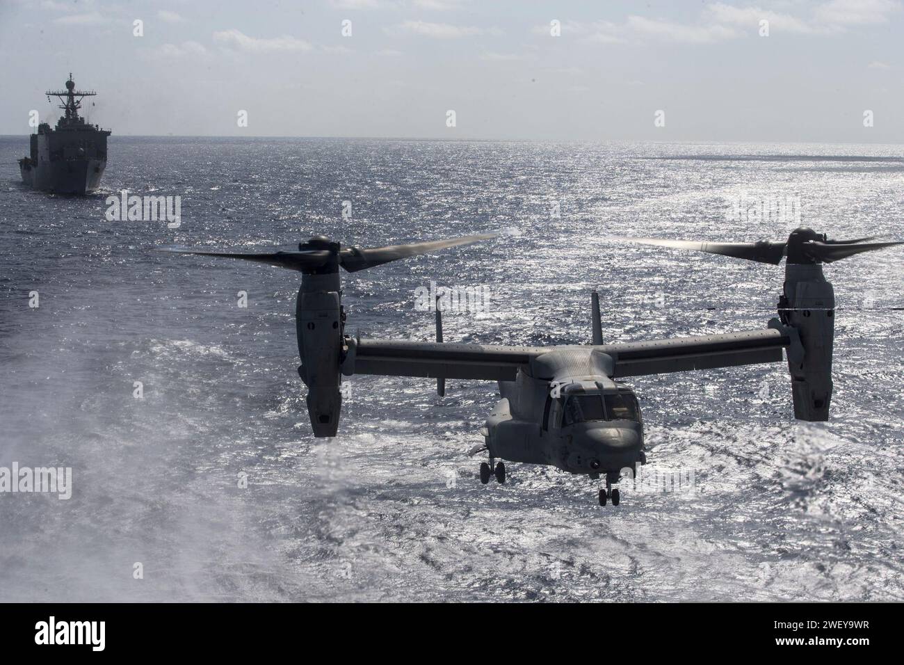 An MV-22B Osprey from Marine Medium Tiltrotor Squadron 262 prepares to ...