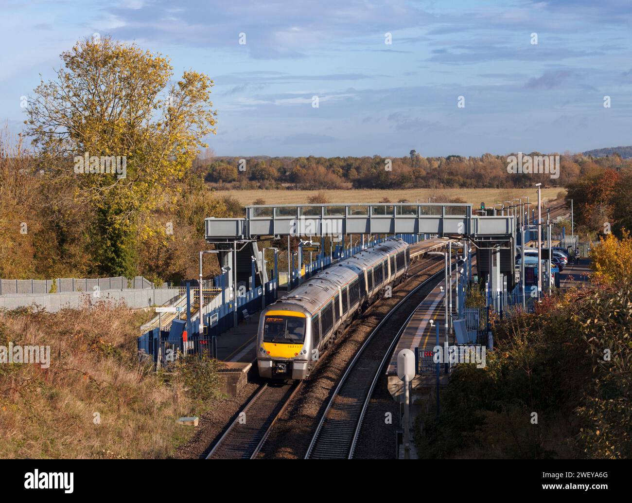 Oxford railway station platform hi-res stock photography and images - Alamy