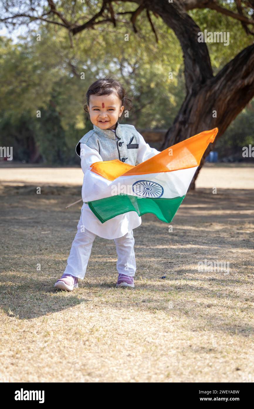 Indian flag child hi-res stock photography and images - Alamy